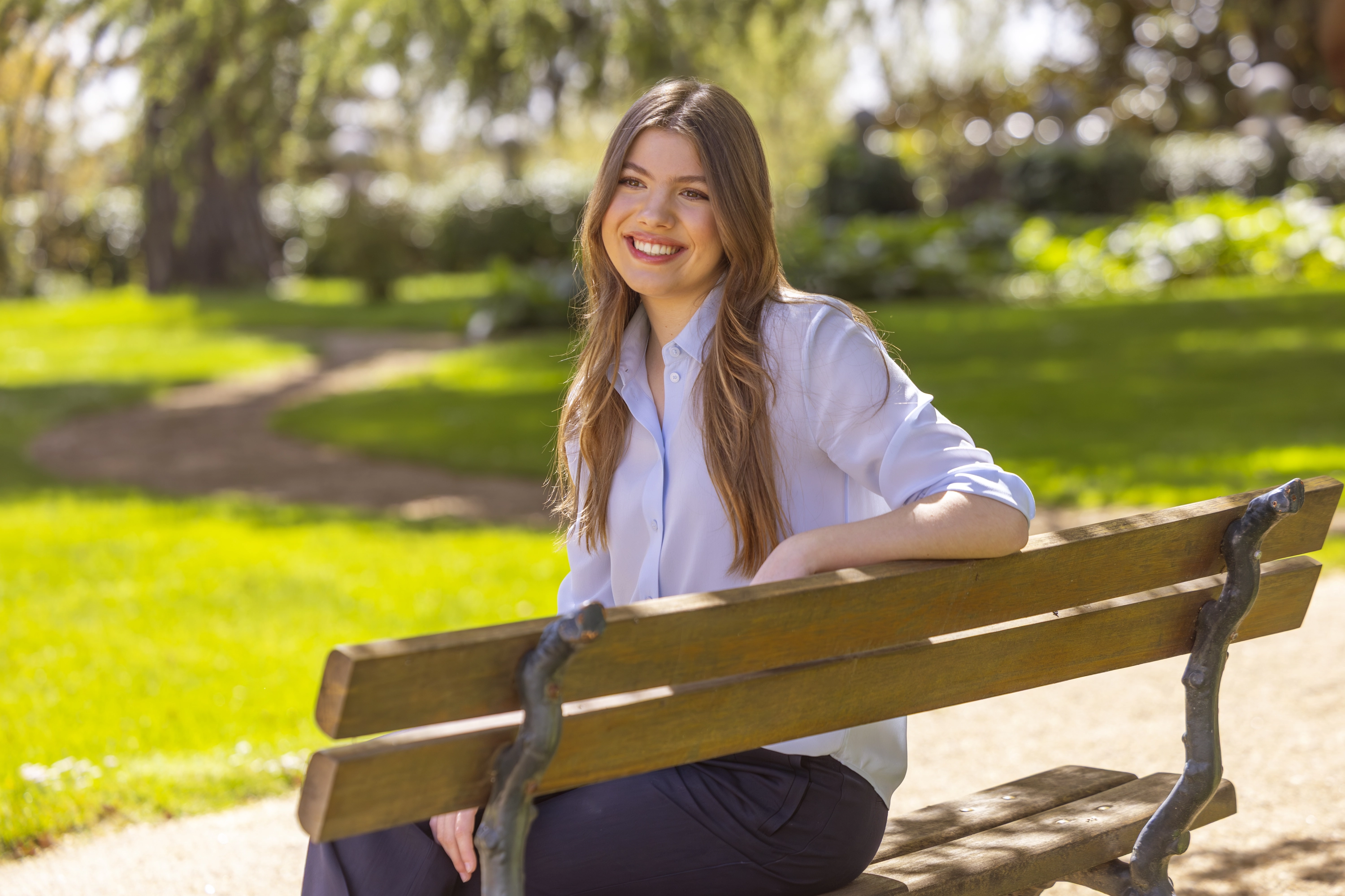 Así es la infanta Sofía, que cumple 18 años: toca el violín, adora los ...