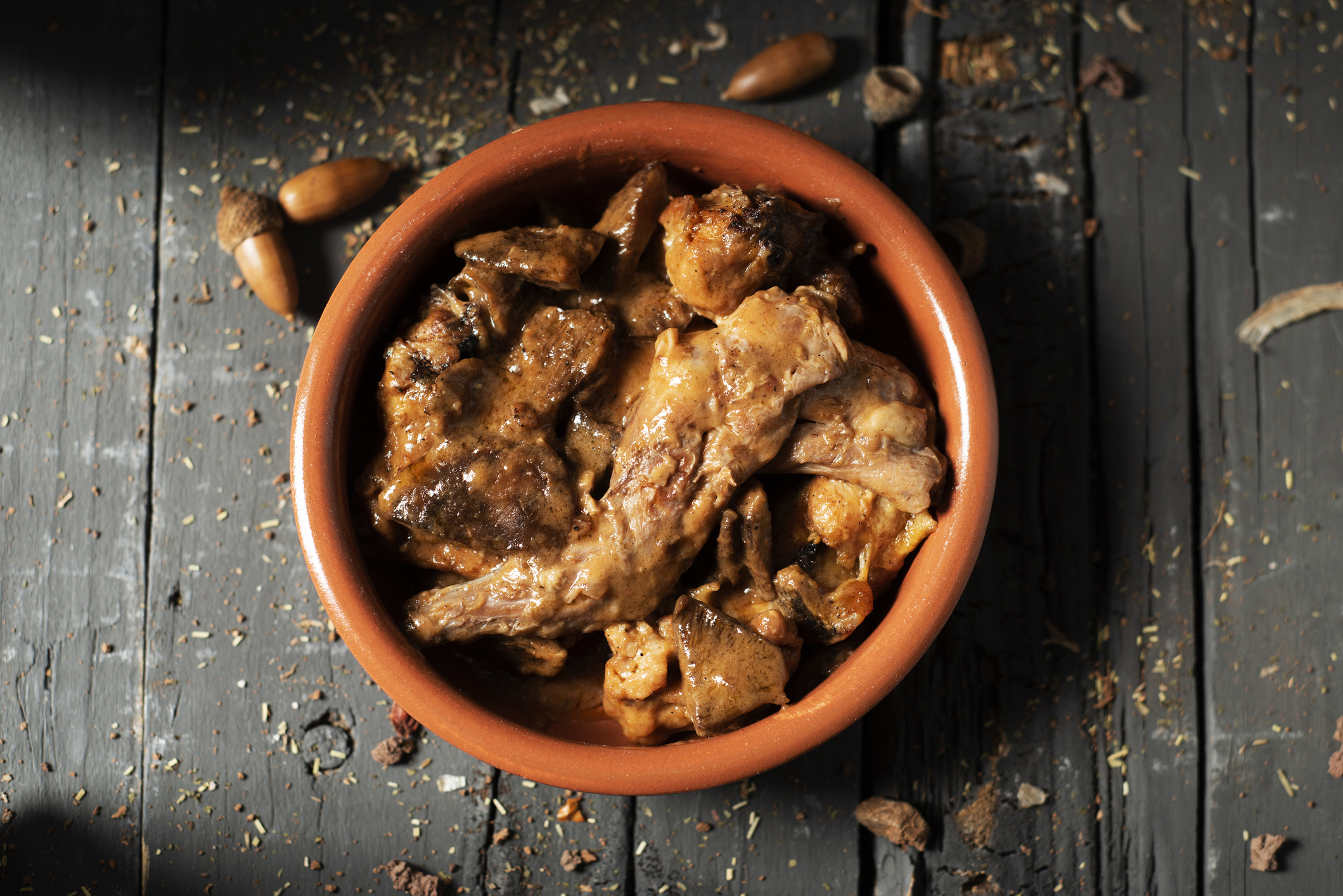 Cómo cocinar el conejo al ajillo con vino: una receta barata y con ...