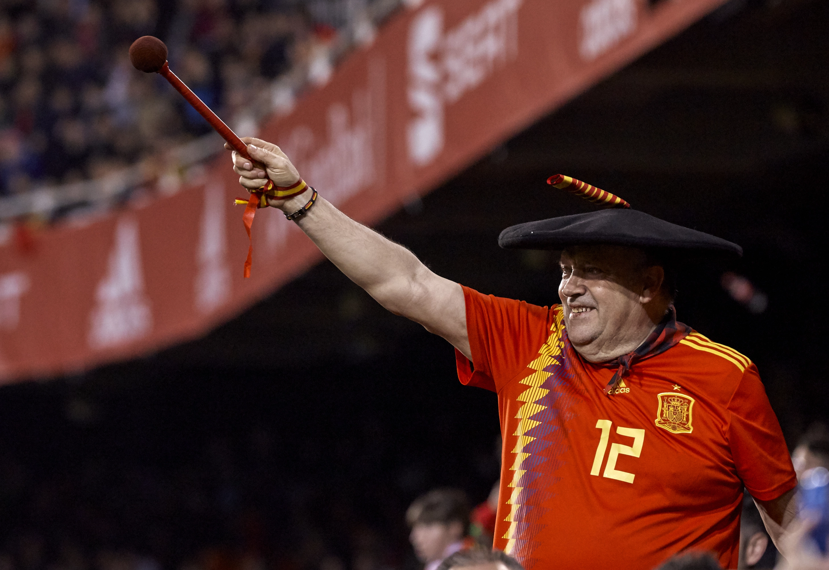 El mundo del fútbol llora la muerte de Manolo 'el del Bombo': "Siempre ...