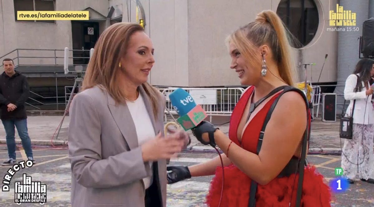 Marta Riesco y Rocío Carrasco sorprenden con su encuentro en el estreno de 'La familia de la ...