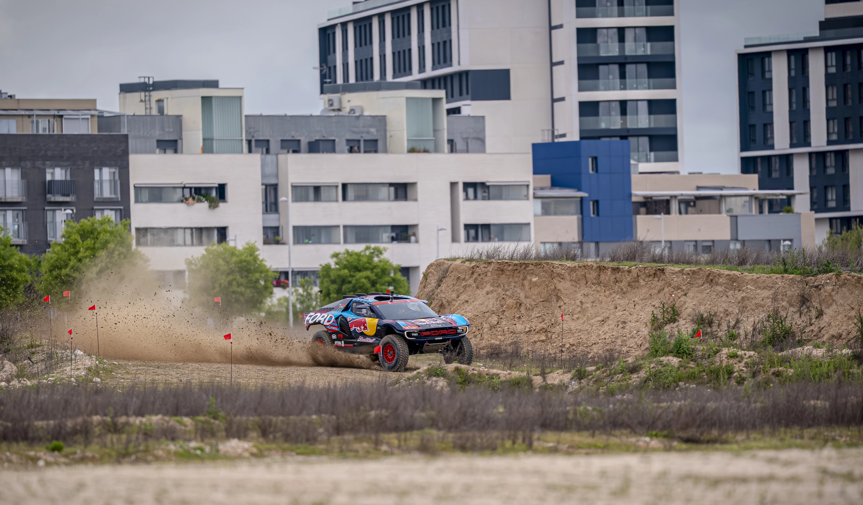 Carlos Sainz estrena Madring, el circuito del Gran Premio de Madrid de F1... ¡con un coche del ...