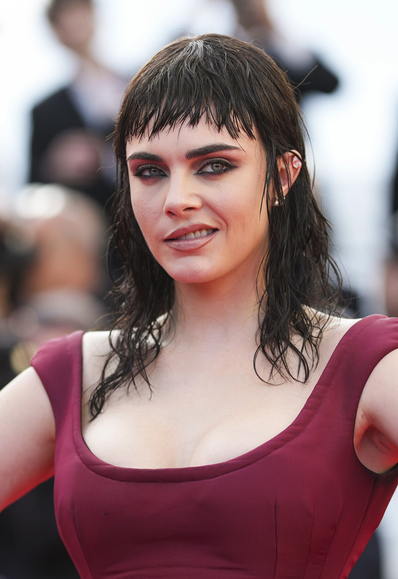El radical corte de pelo Cara Delevingne a lo 'Beetlejuice' ha revolucionado la alfombra roja de ...