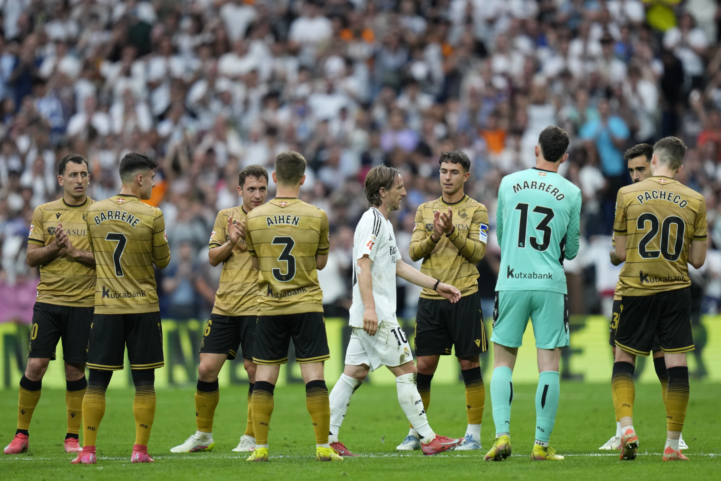 El Madrid vence a la Real Sociedad en un emotivo partido de despedida para Luka Modric y Carlo ...