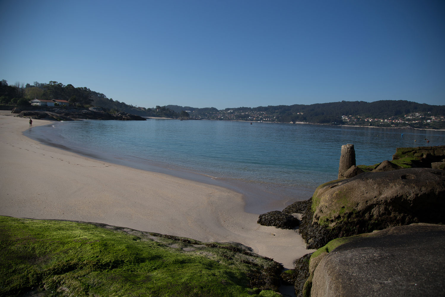 Las playas de Cangas se quedan sin banderas azules este verano: "No ...