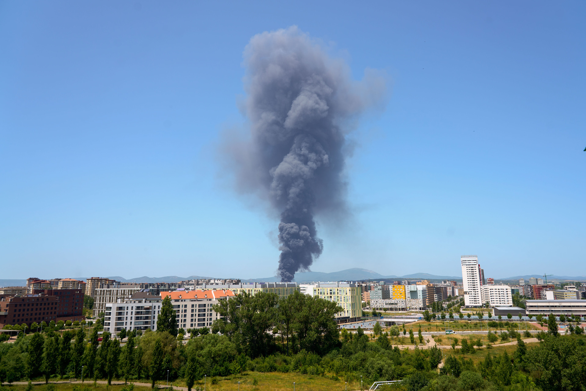 Incendio en Vitoria: varias explosiones en una fábrica provocan una ...