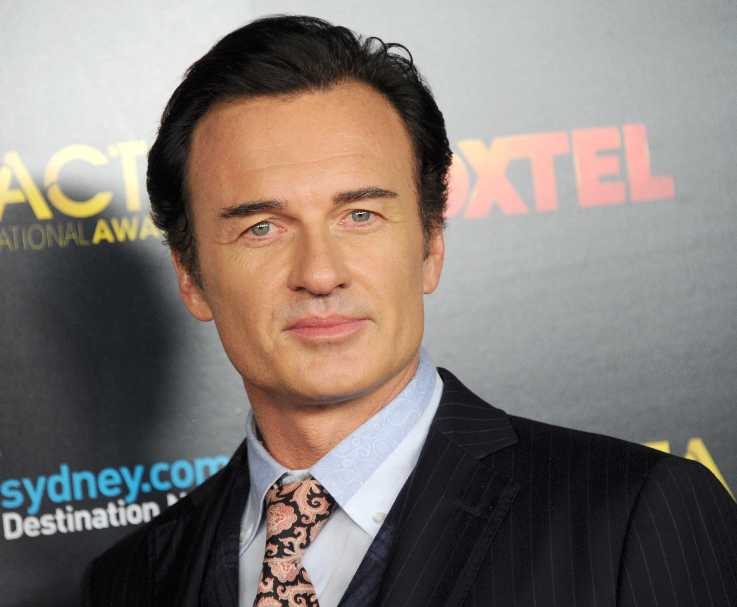 Salen a la luz las causas reales de la muerte de Julian McMahon, actor ...